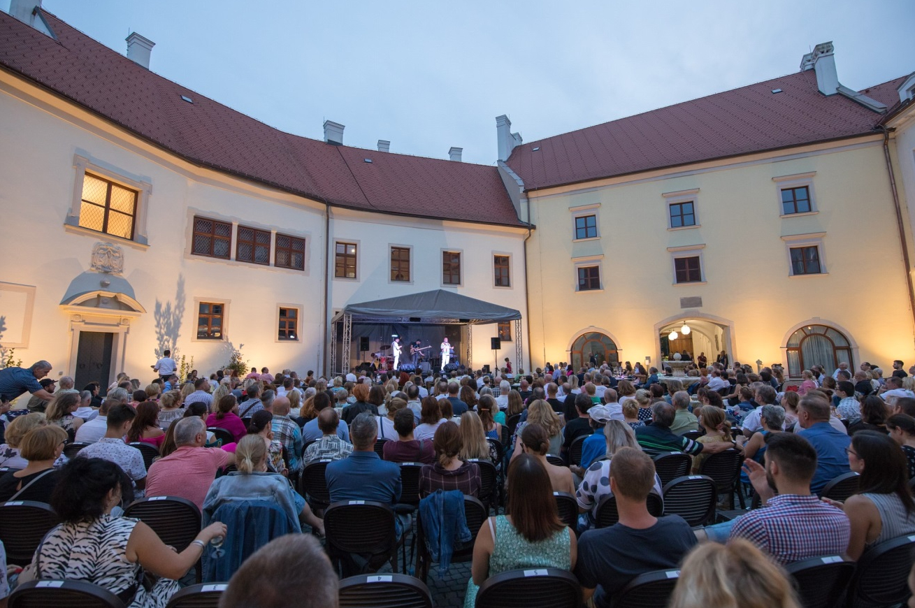 Šimák Zámok Pezinok, Pezinok | TICKETPORTAL vstupenky na dosah ...